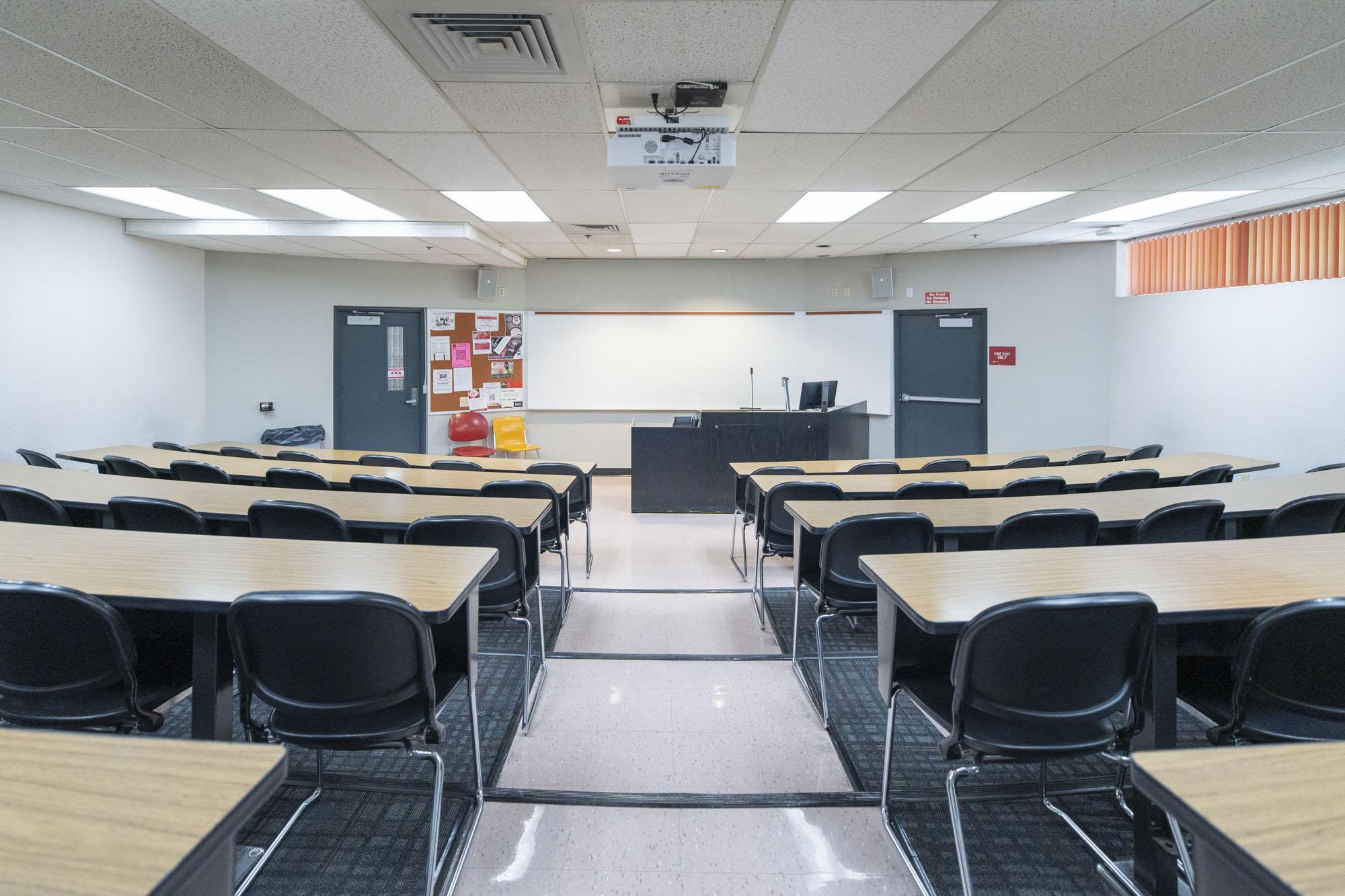 BEH 124 | Classrooms | UNLV Information Technology